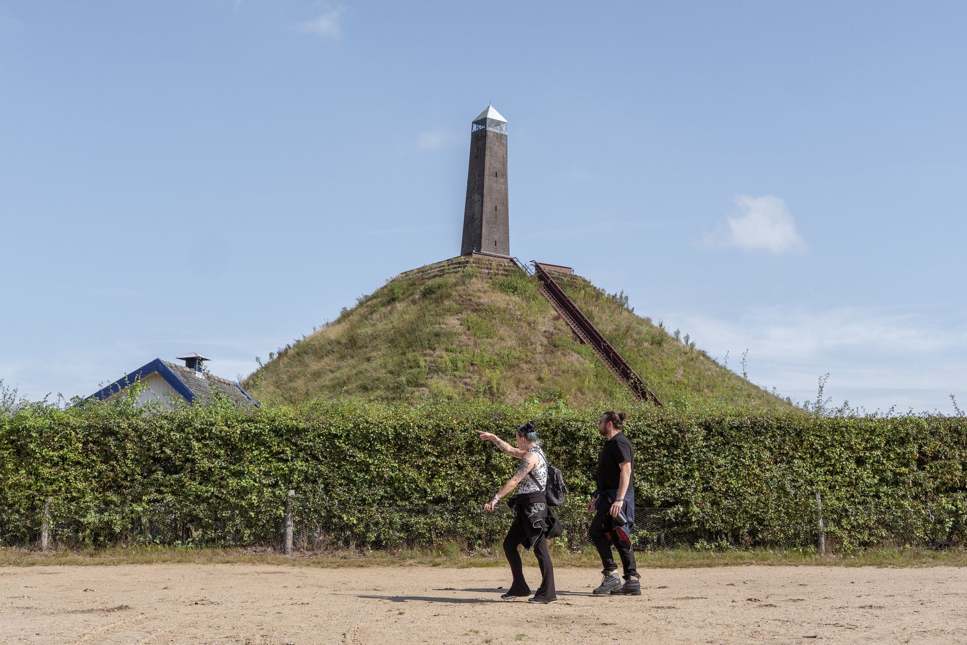 De wolf laat zich niet zien in Austerlitz, maar de toeristen blijven ...