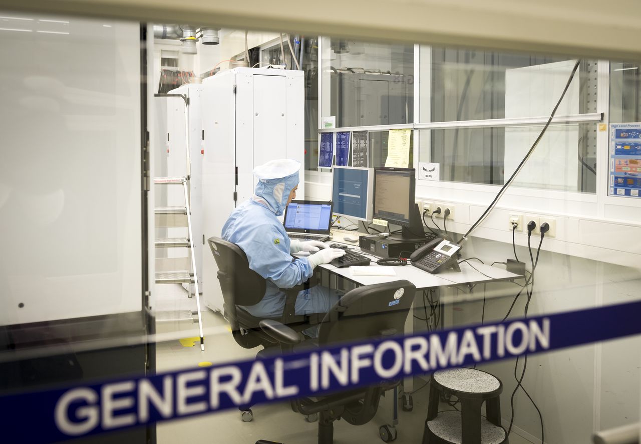 ASML boekt recordomzet van bijna 6 miljard - NRC