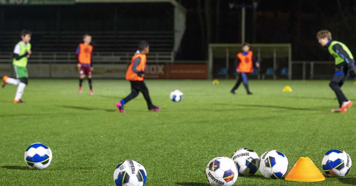 Nederlandse puber moeilijk warm te maken voor sportactiviteiten - NRC