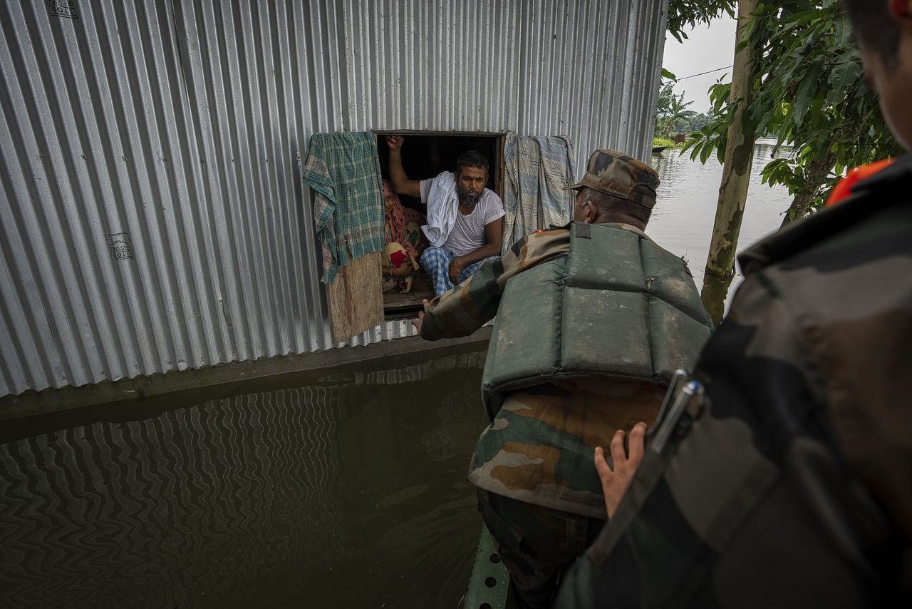 Moesson treft miljoenen in Bangladesh en India - NRC
