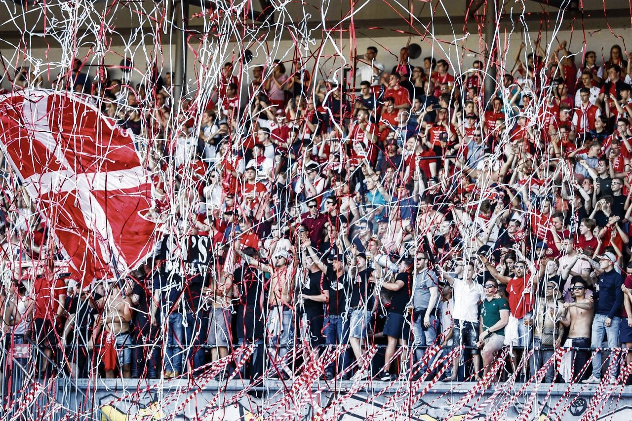 MVV-Roda (0-0) gestaakt na supporters op het veld - NRC