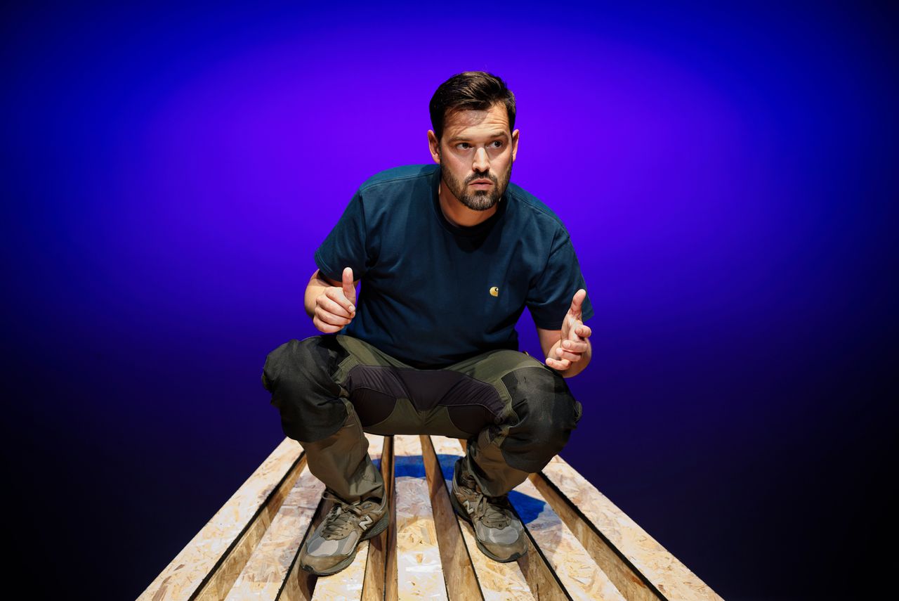 ‘Op Scherp’ van Jasper van der Veen: matig cabaret over huizen, Funda ...