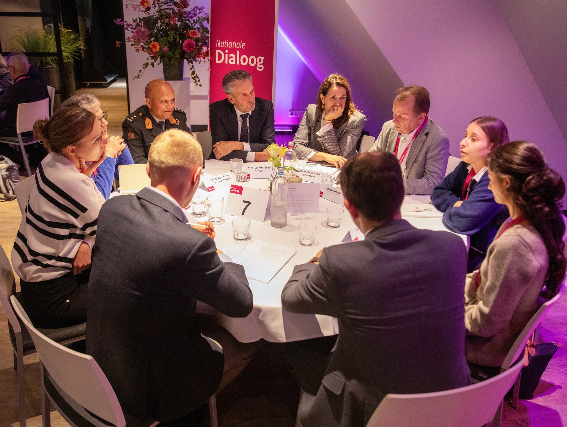 ‘U zit niet aan tafel met gelijkgestemden – dat is niet de bedoeling ...
