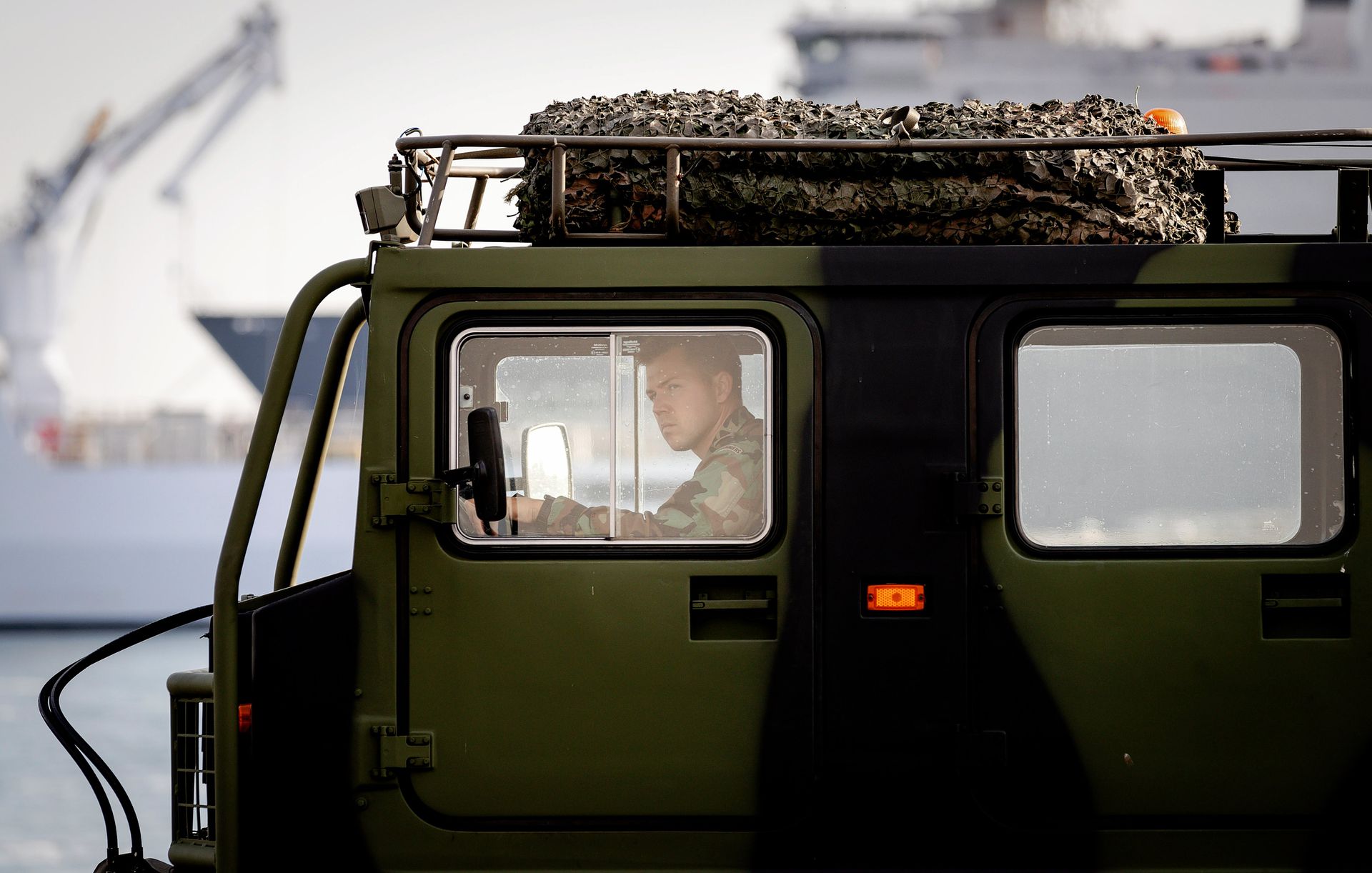 VDL krijgt miljoenenorder voor opbouw terreinwagens Defensie - NRC