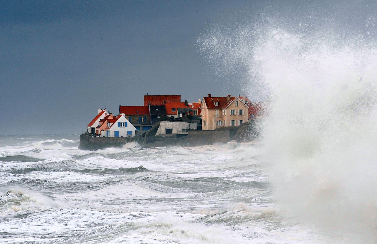 Doden door storm Noord-Frankrijk - NRC