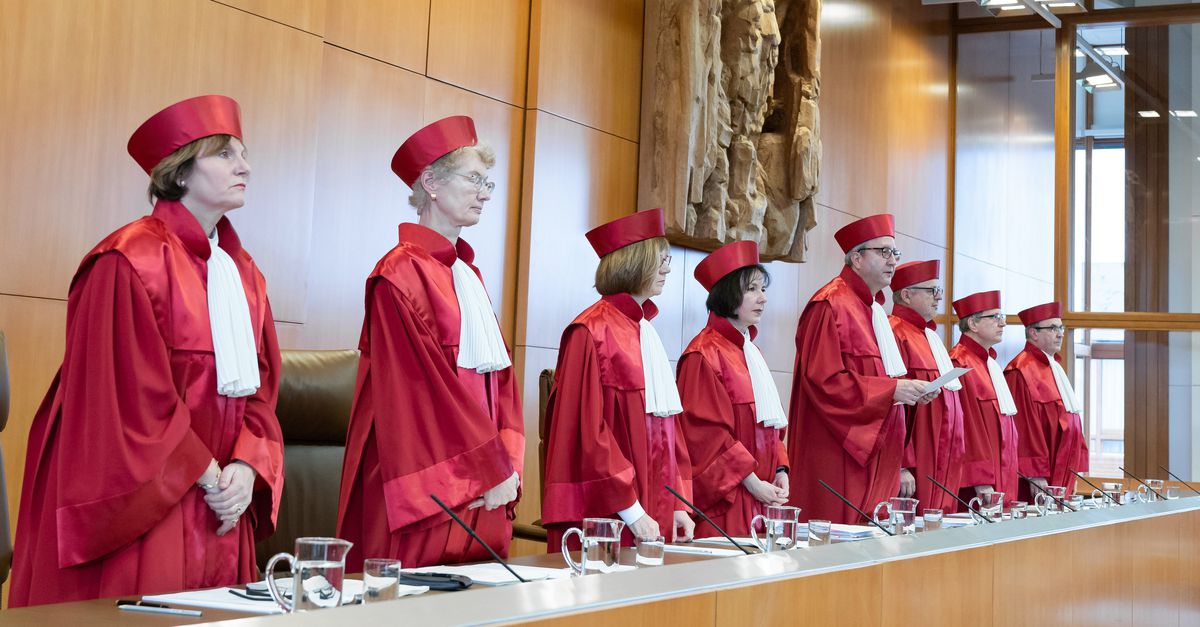 Rechters in rode toga’s maken het de euro nog lastig - NRC