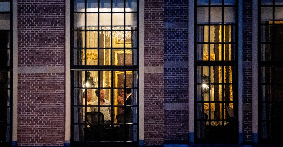 Geen akkoord kabinet na urenlang crisisoverleg, gesprekken gaan vrijdag ...