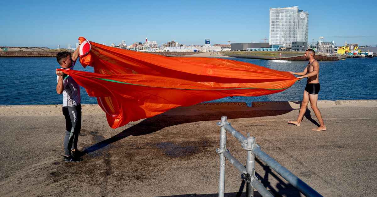 Achter de coulissen van het WK zeilen: over de zee, 900 boten, 1.200 ...