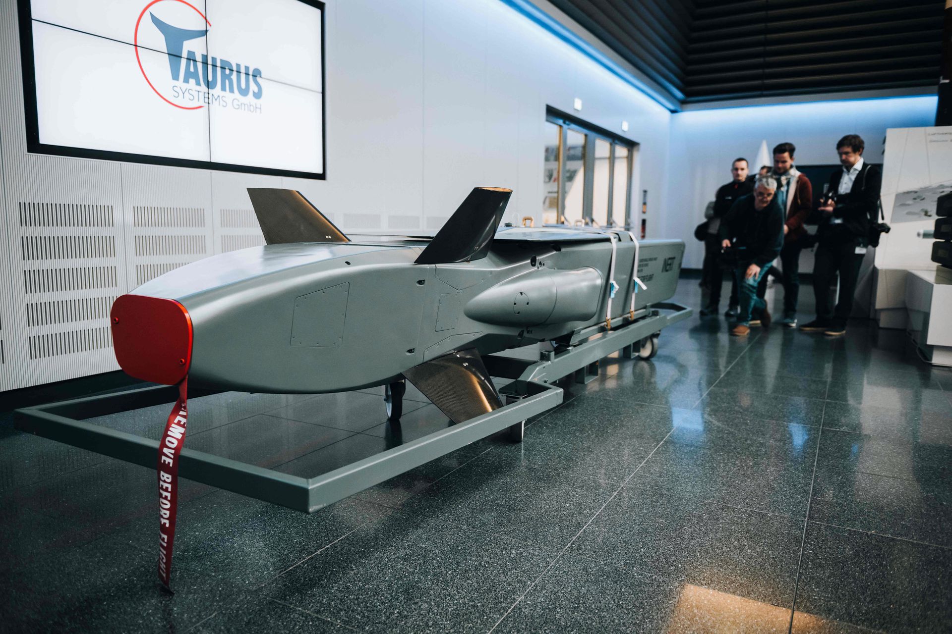 De Taurus-raket kan cruciaal zijn voor Kyiv. Wat maakt het wapen zo ...