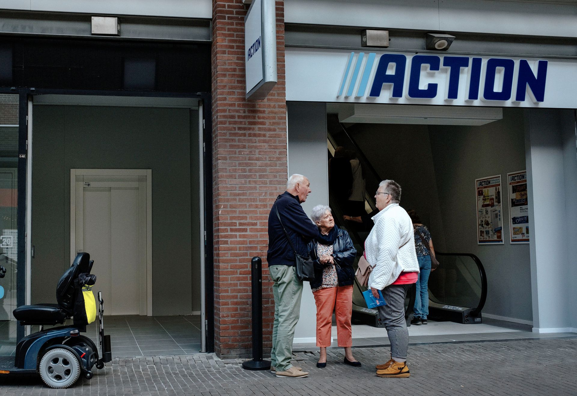 Action blijft groeien met dubbele cijfers - NRC