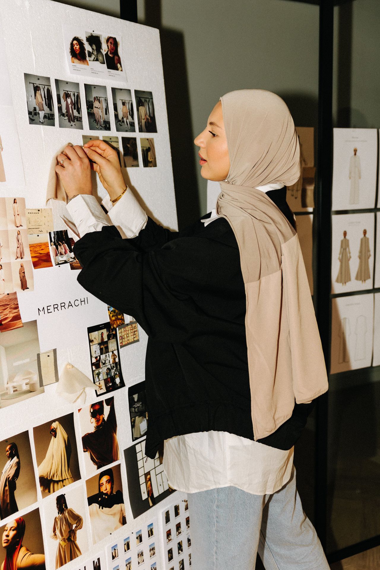 Modest fashion, met een knipoog naar streetwear - NRC