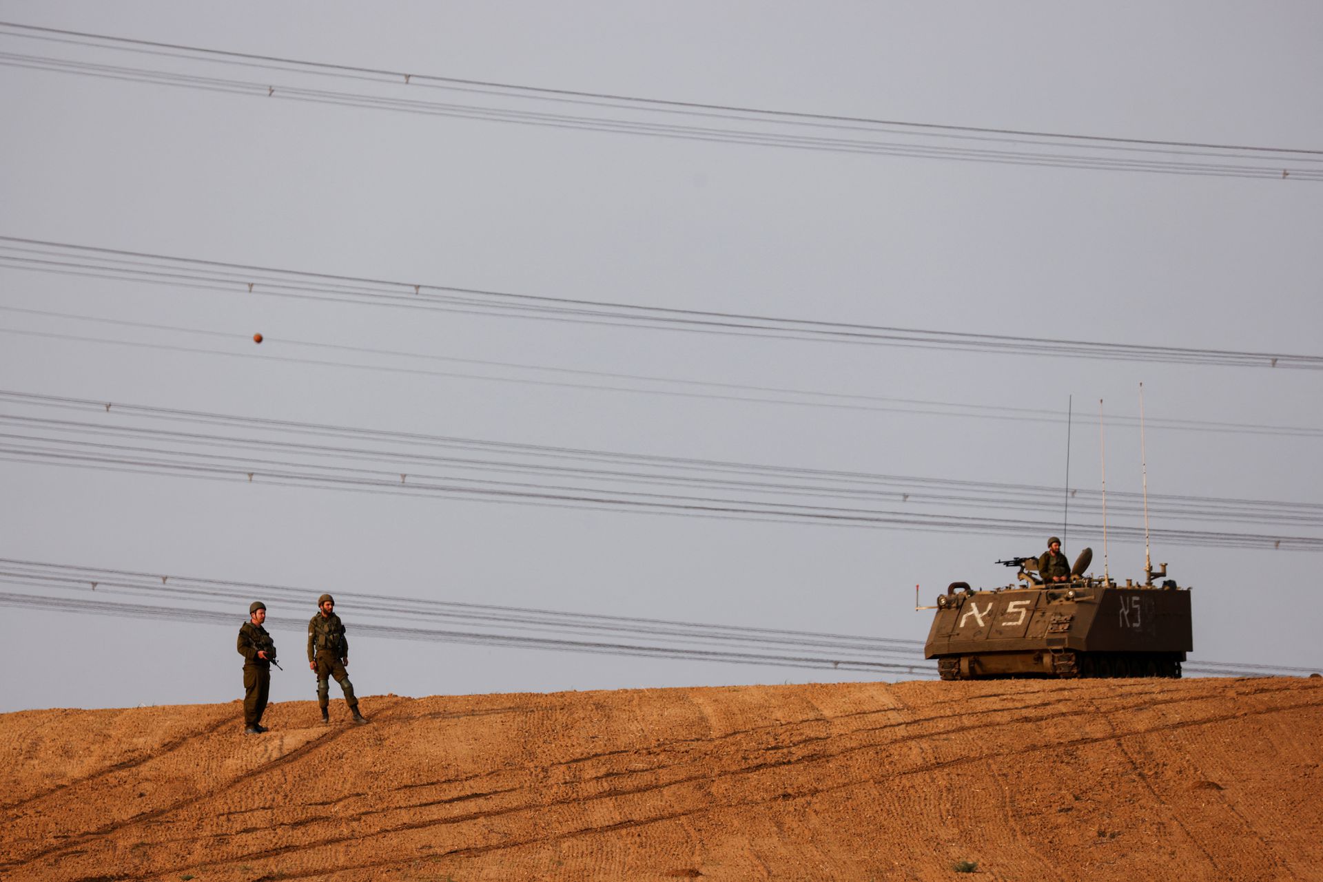 Israëlisch leger verzamelt 100.000 reservisten in zuiden van het land ...