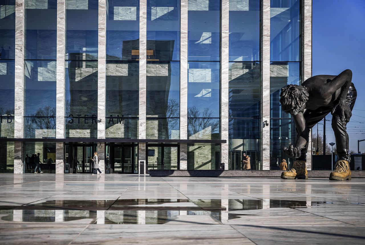 Rapper JoeyAK krijgt 4 jaar gevangenisstraf voor ontvoering rivaal - NRC