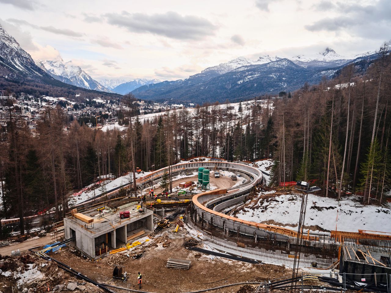 Duurzame Winterspelen? Bobsleebaan in Italiaanse Alpen kost 118 miljoen ...