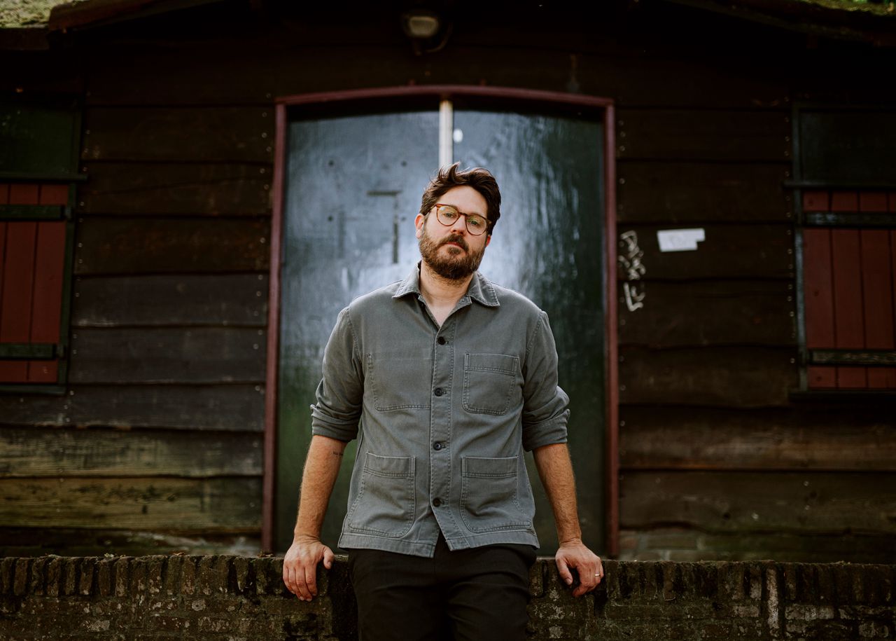 ‘De beesten’ van Gijs Wilbrink is het succesvolste literaire debuut van ...