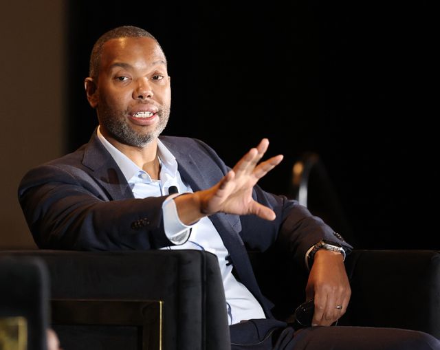 Ta-Nehisi Coates: de schrijver kán niet aan de zijlijn staan - NRC