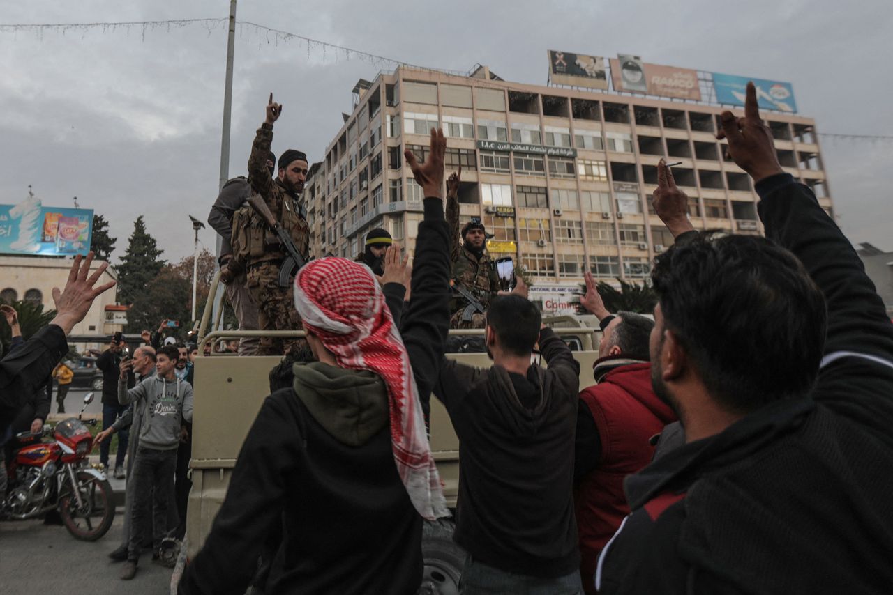 Syrische rebellen staan aan deuren van strategische stad Homs - NRC