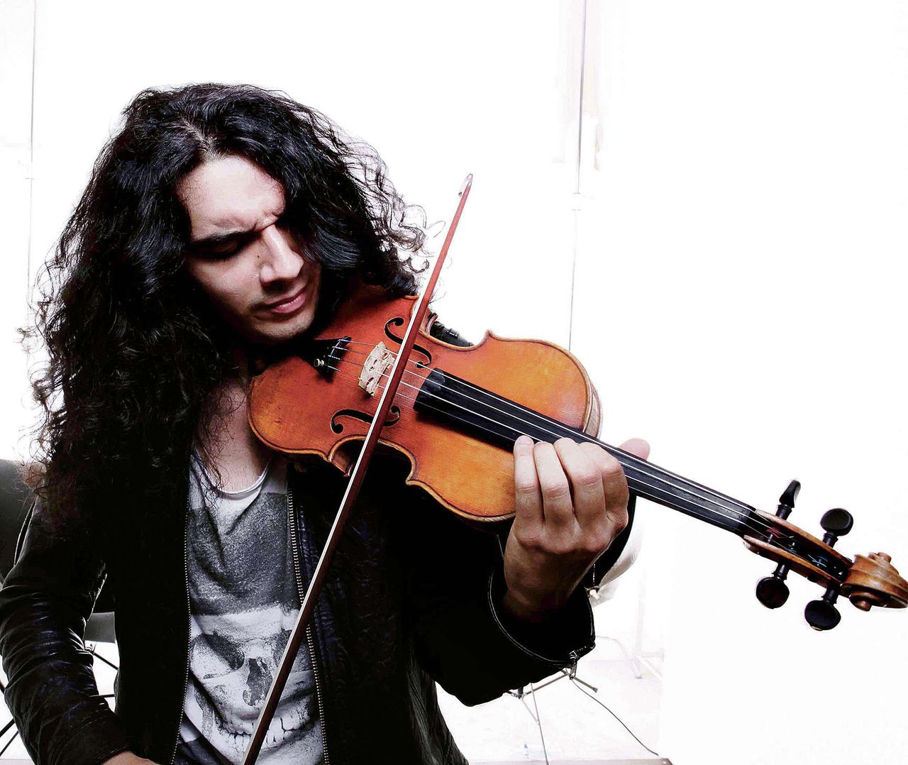 Violist in zwart leer - NRC