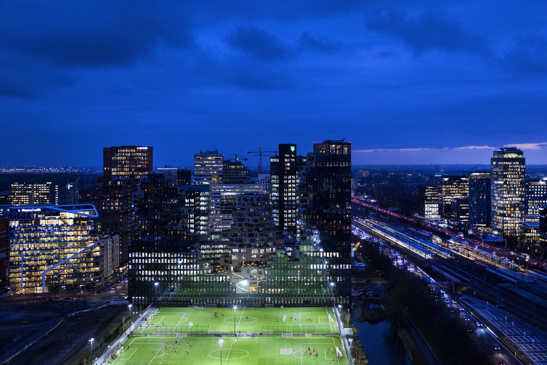 McKinsey-onderzoek: bijna 30 procent van bedrijven zegt volgend jaar banen te schrappen door AI ...