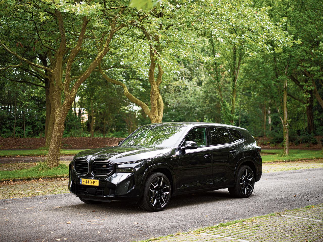 De BMW XM is een bloedsnelle kruising tussen Rico Verhoeven en Greta ...