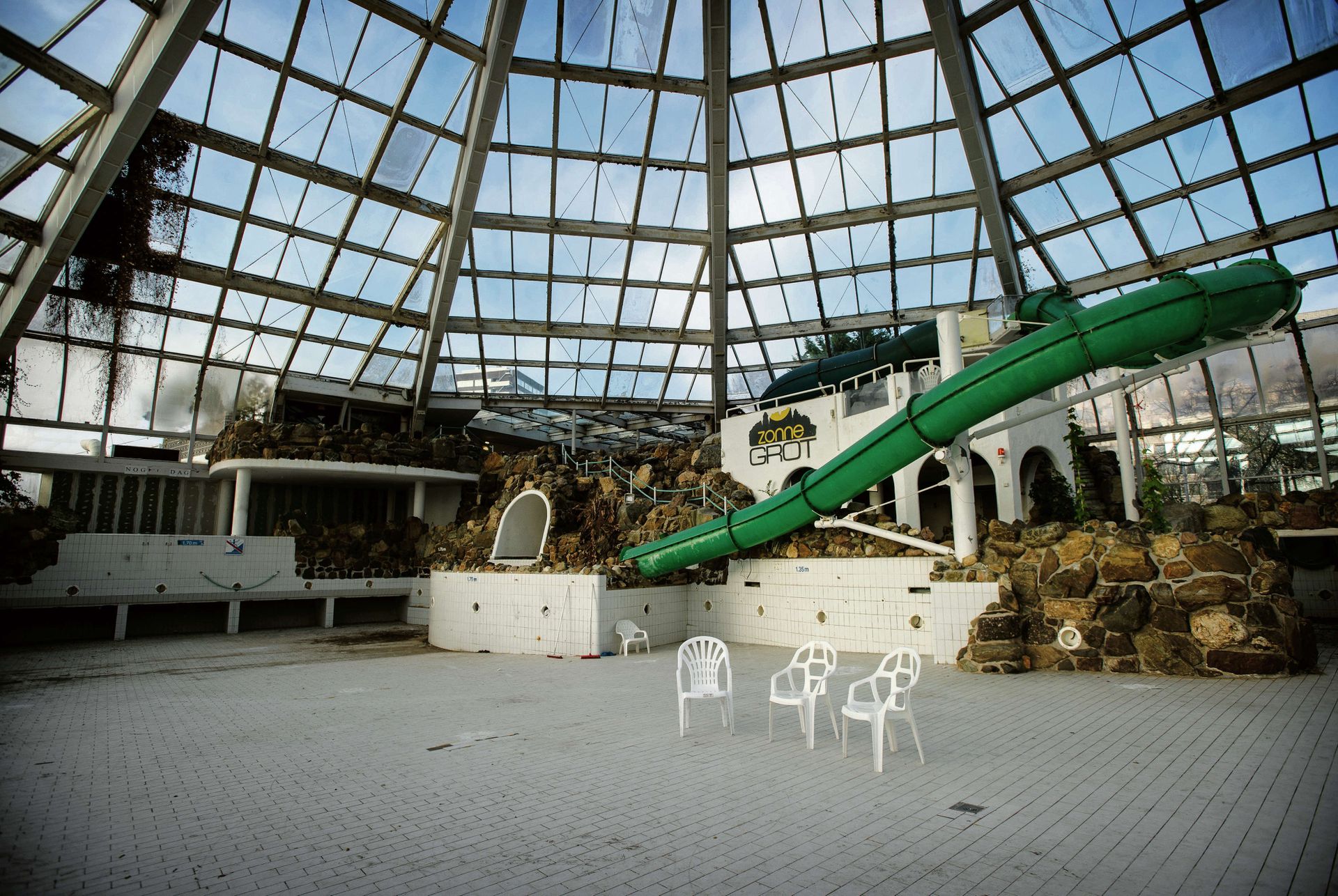 Waterpretpark wordt stadskas - NRC