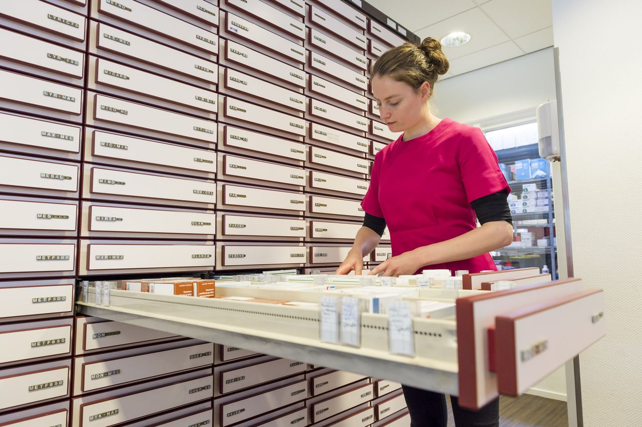 ‘Commissie moet dure medicijnen zeldzame ziektes evalueren’ - NRC
