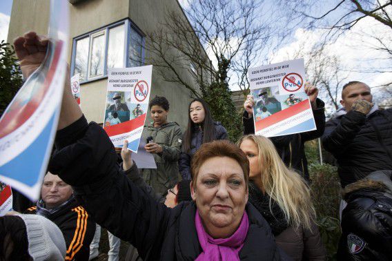 Protest tegen Benno L. - Advocaat: laat hem naar Duitsland gaan - NRC
