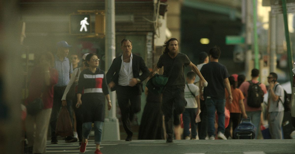 Recensie Netflix-serie ‘Black Rabbit’, met Jason Bateman en Jude Law - NRC