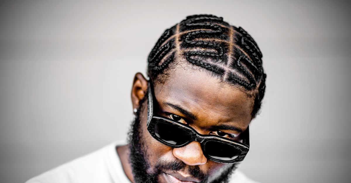 ‘Uitverkoren’ rapper Cho: ‘Als ik schrijf laat ik tranen’ - NRC