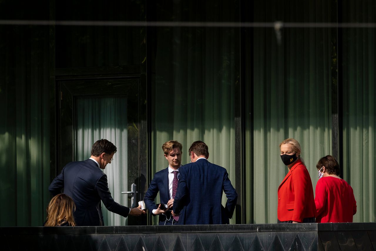 Vier tweede mannen en één tweede vrouw - NRC