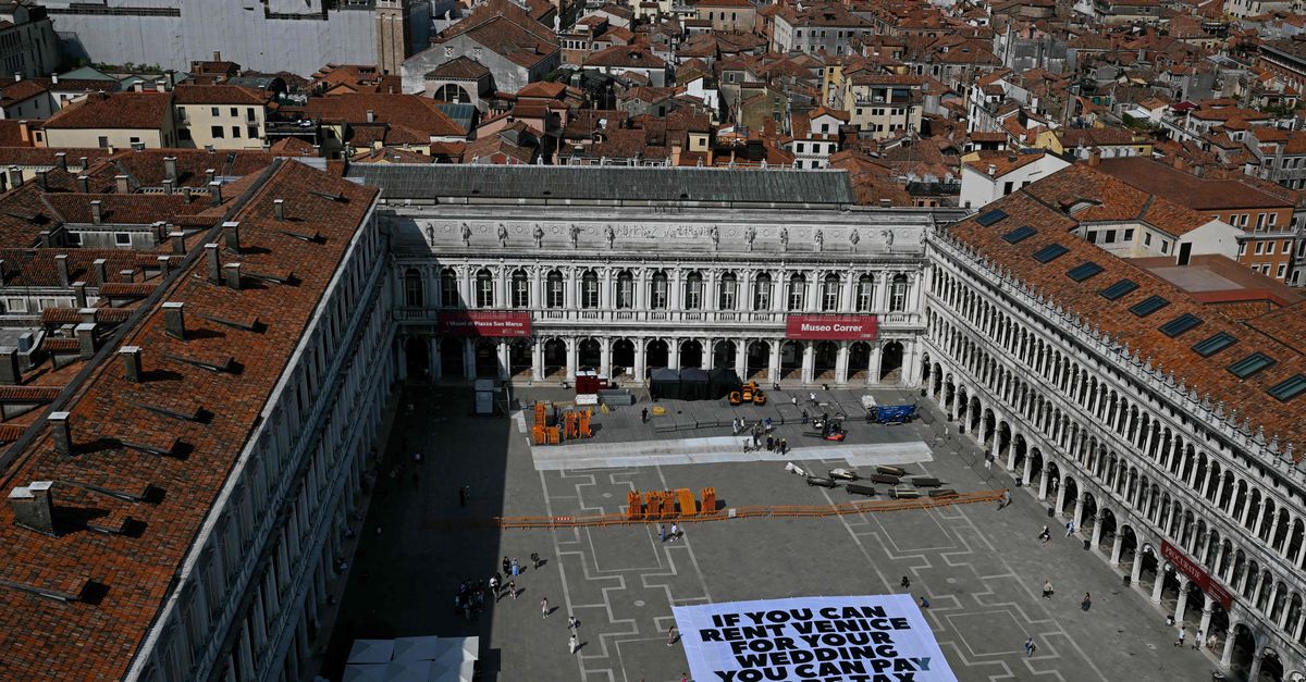 Luxehuwelijk van ‘Mister Amazon’ Jeff Bezos verdeelt Venetië: ‘Symbool ...