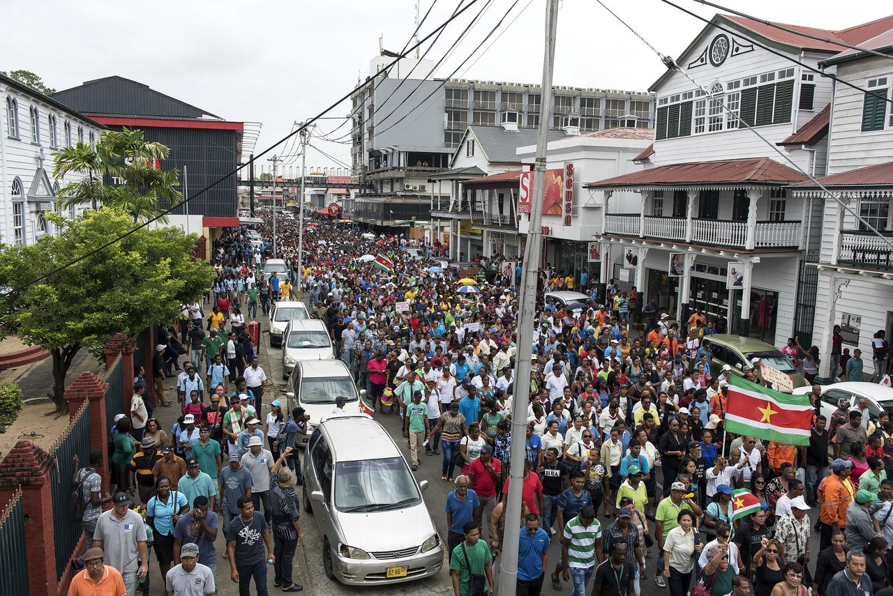 Oppositie Suriname demonstreert tegen Bouterse - NRC