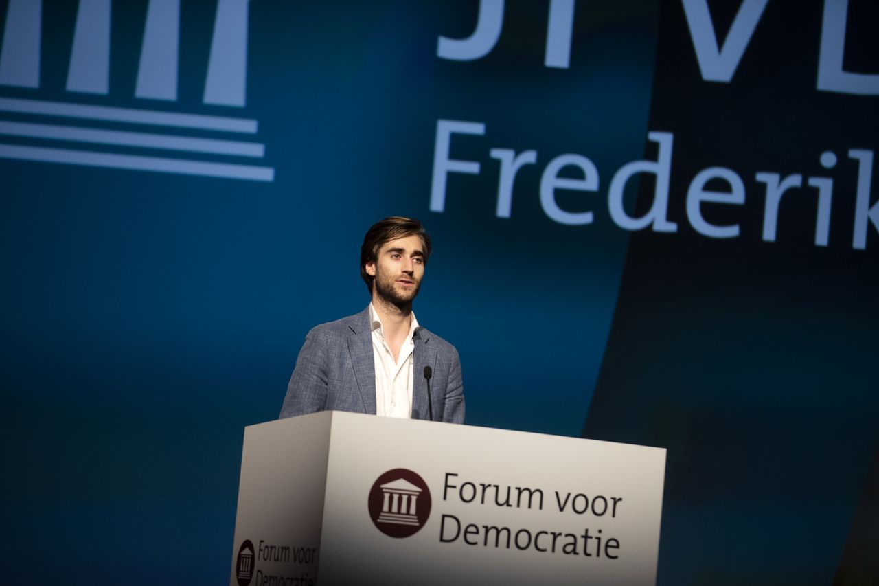 ‘Jongeren FVD kregen promotie ondanks antisemitische uitingen’ - NRC