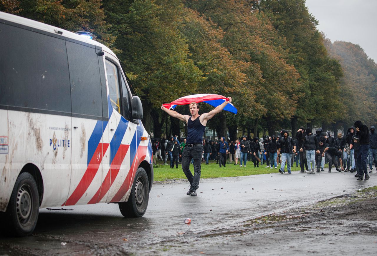Haagse driehoek: ruim 30 mensen aangehouden, twee agenten gewond ...
