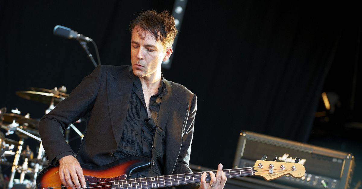 Pulp-bassist Steve Mackey overleden - NRC