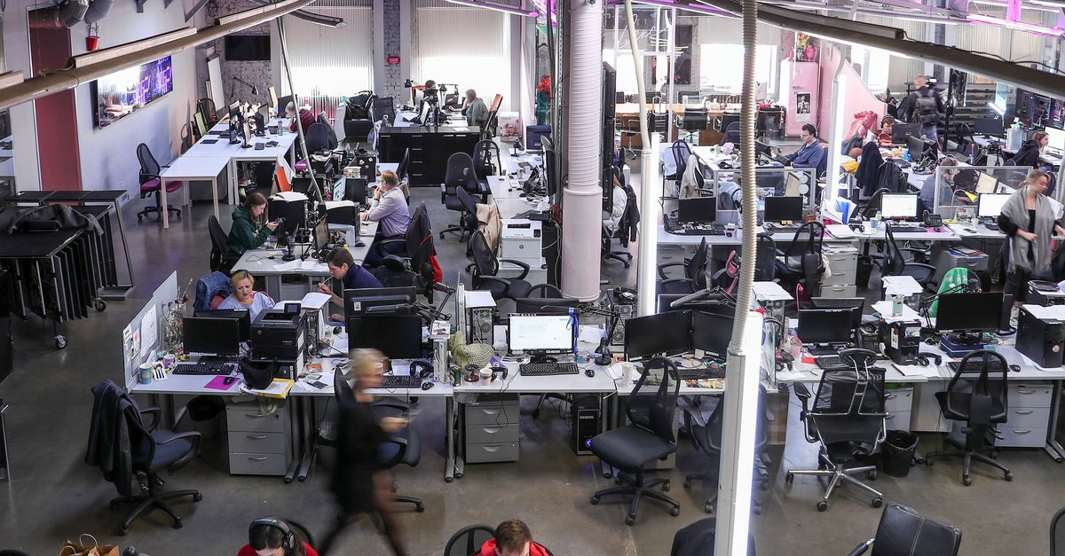 Russische nieuwszender TV Rain mag komende vijf jaar vanuit Nederland ...