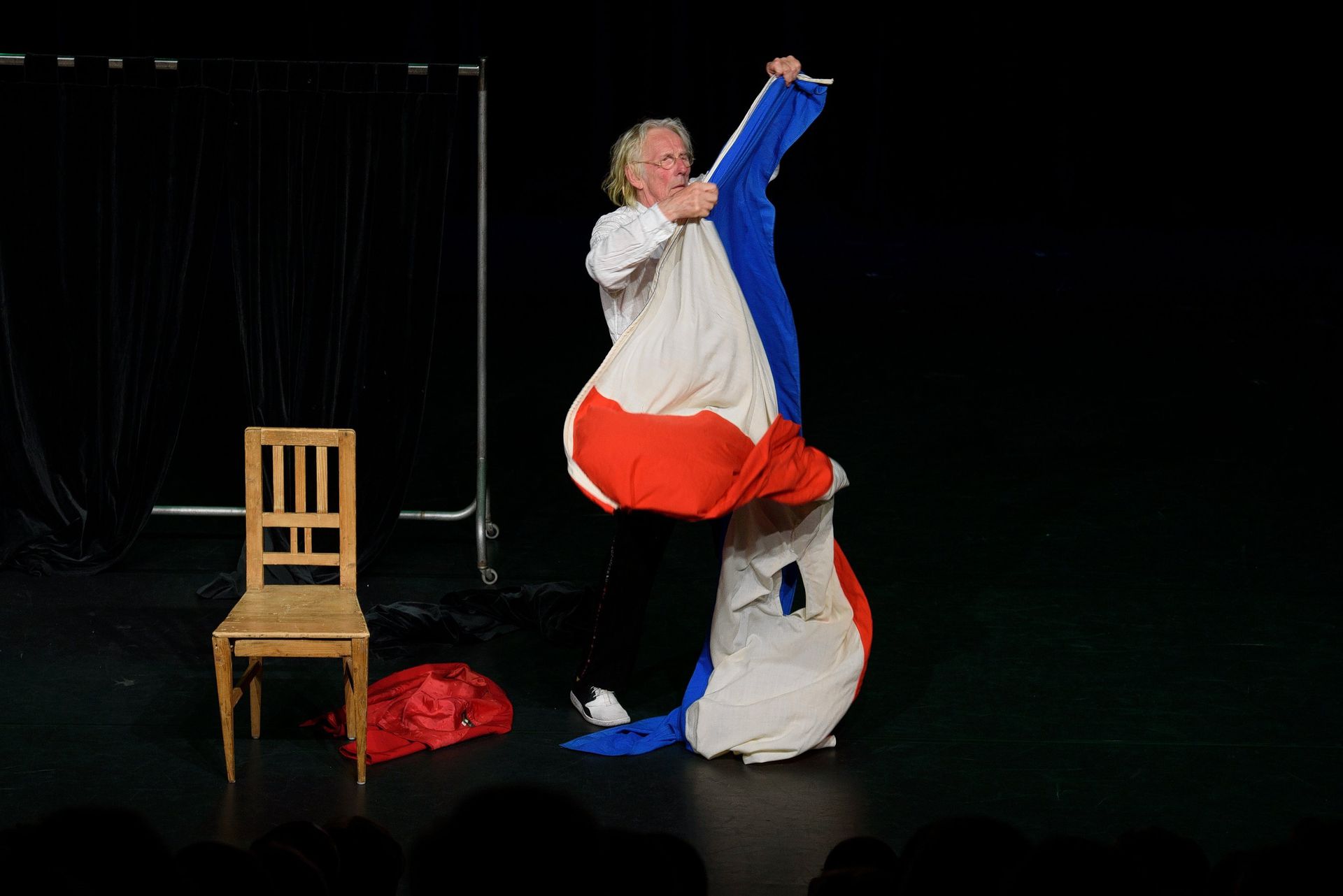 De clown in Freek de Jonge is nog springlevend - NRC