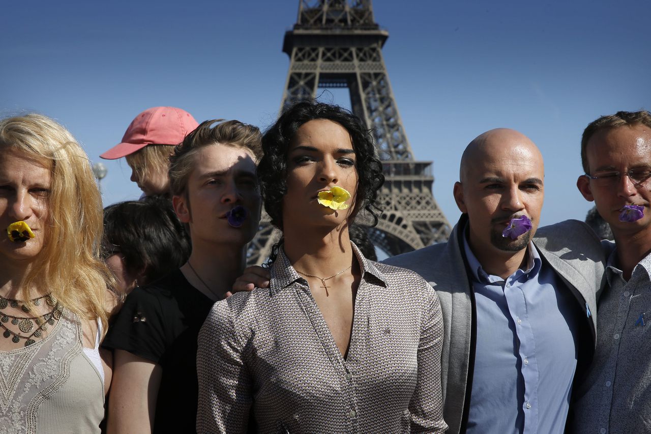 Rusland pakt zeventien demonstranten tegen homofobie op - NRC