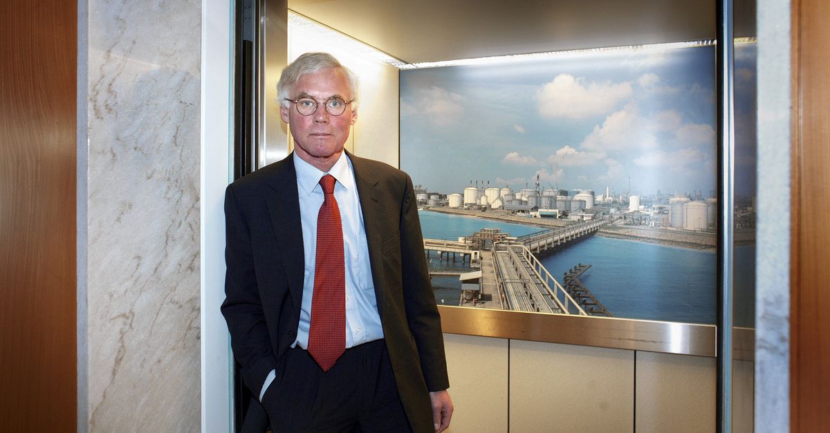 ‘Nestor van de tankopslag’ in de Rotterdamse havenwereld - NRC