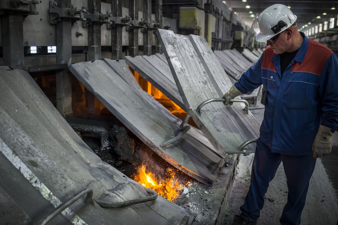 De ovens van Aldel zijn weer aan - NRC