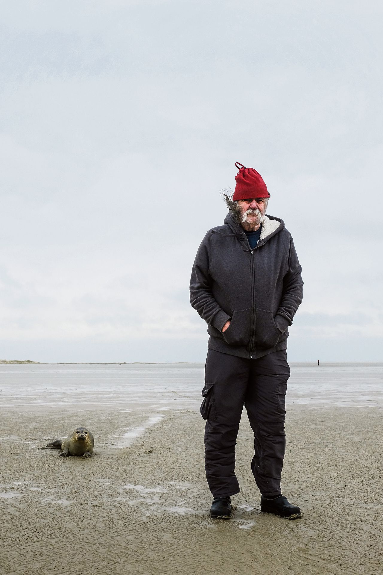 Hessel redt zeehonden, ook als het niet mag - NRC