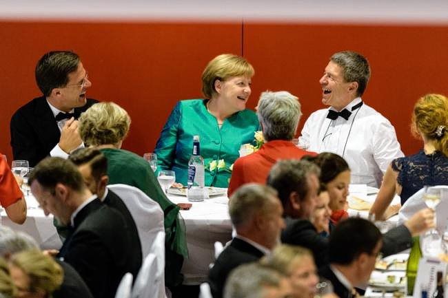 Ironie, zelfspot en Mutterwitz - de humor van Angela Merkel - NRC