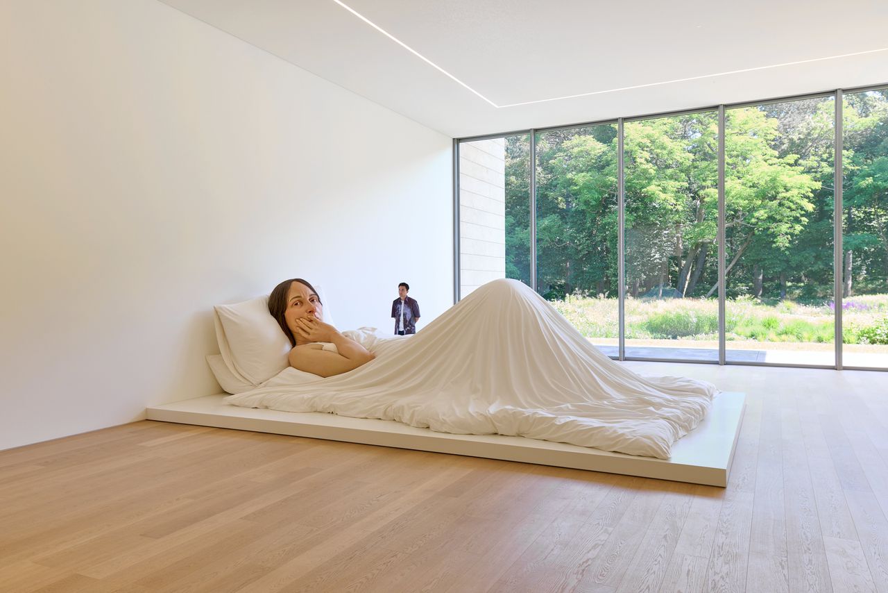 De bejaarden in badpak van Ron Mueck krijgen concurrentie op Instagram ...