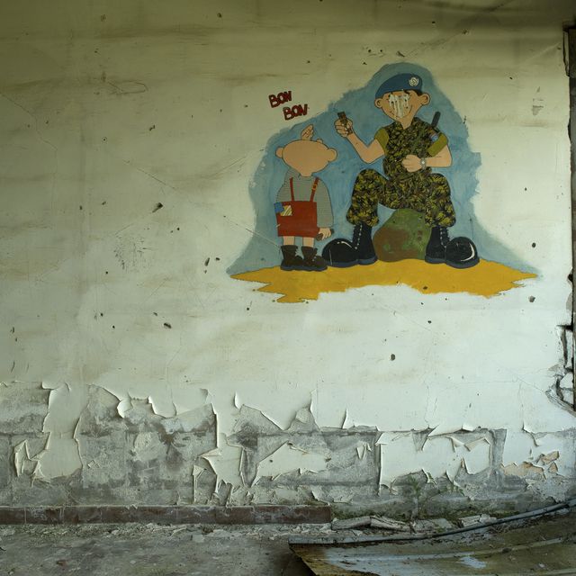 Terugkijken op ‘Srebrenica’: het oude onderkomen van Dutchbat - NRC