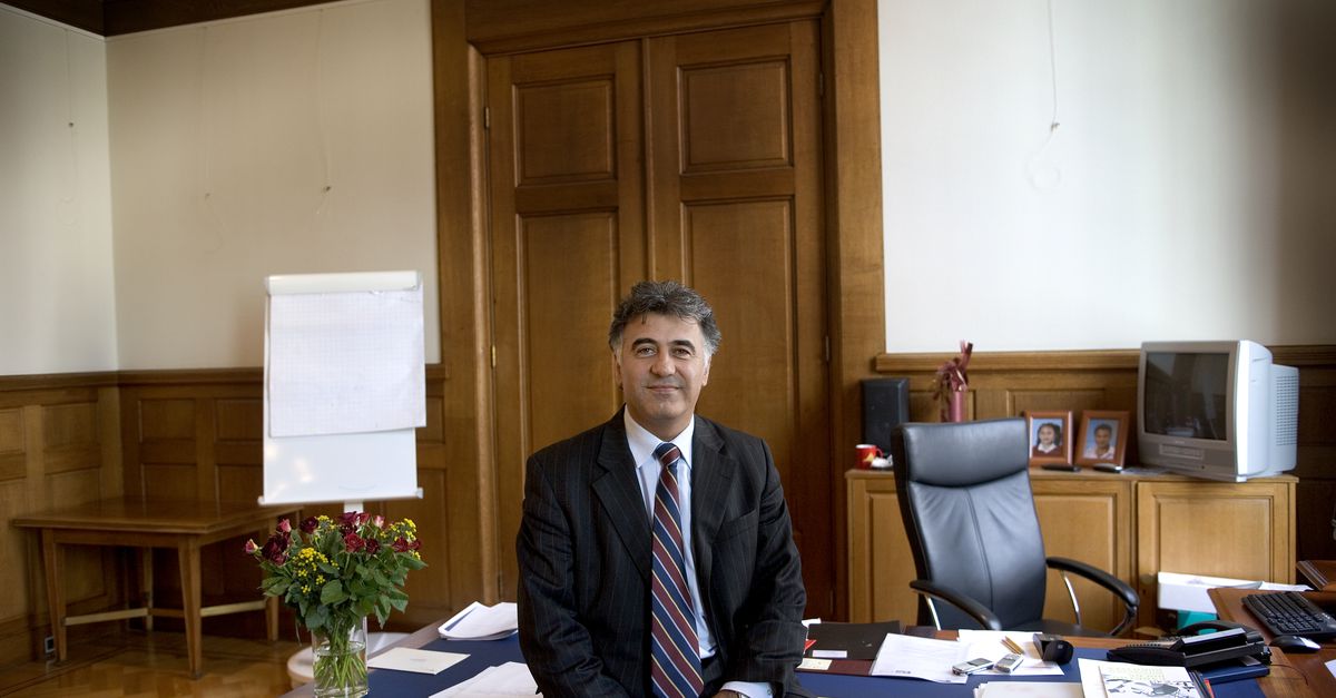 Karakus rijdt altijd voorop - NRC