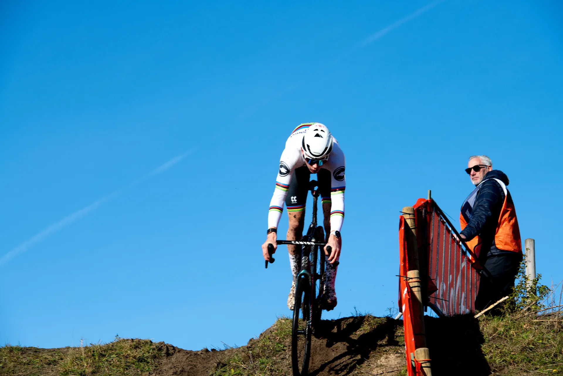 Tibor Del Grosso schittert bij de beloften als Mathieu van der Poel bij ...