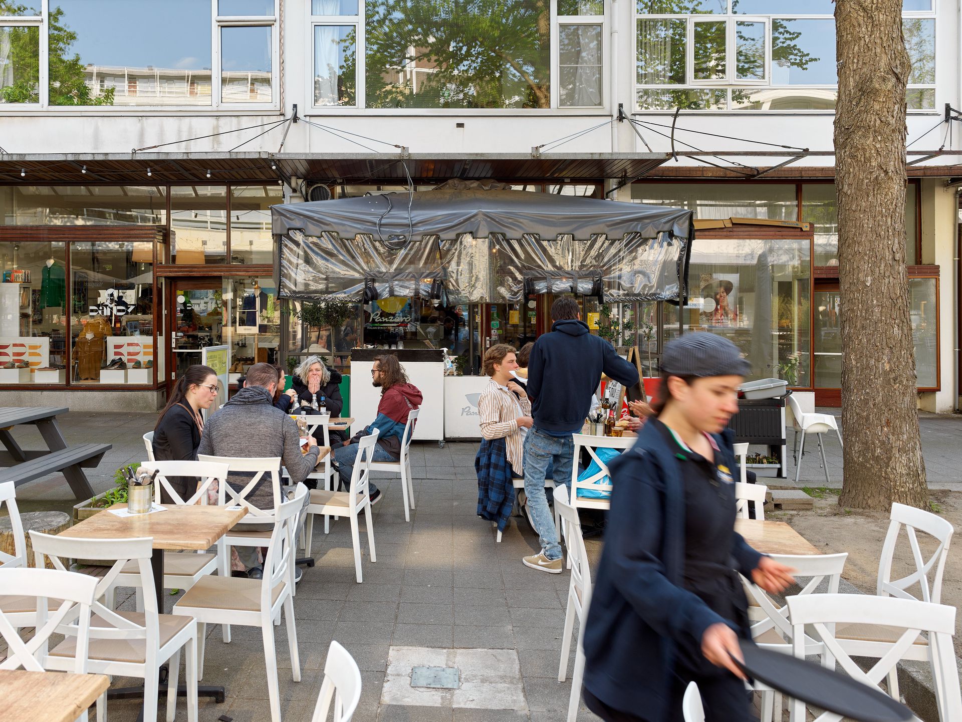 Bij Panzero in Rotterdam waan je je even op een idyllisch Italiaans ...