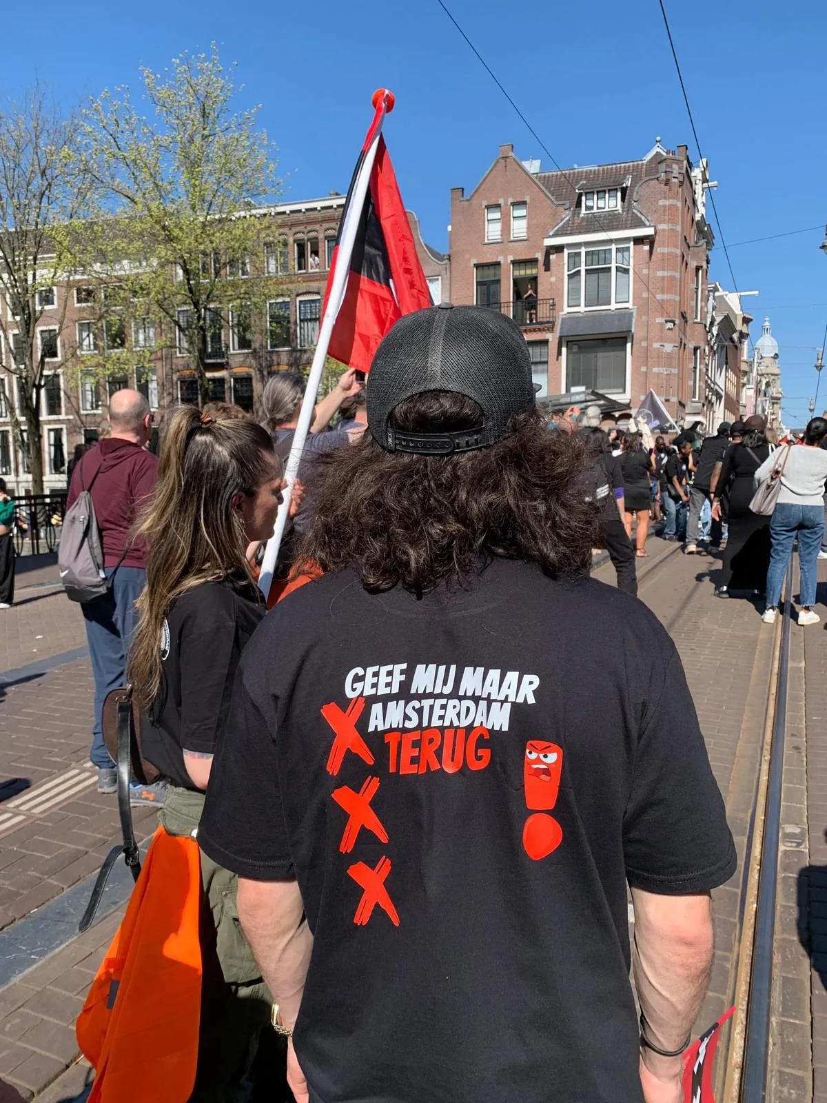 Feestprotest op het Leidseplein: ‘Je moet van Amsterdam geen dorp maken ...
