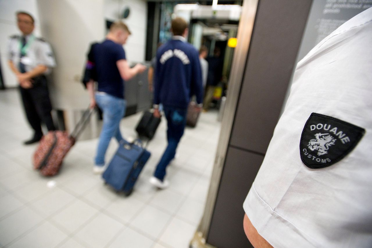 Douane legt beslag op 19 miljoen euro uit Suriname - NRC