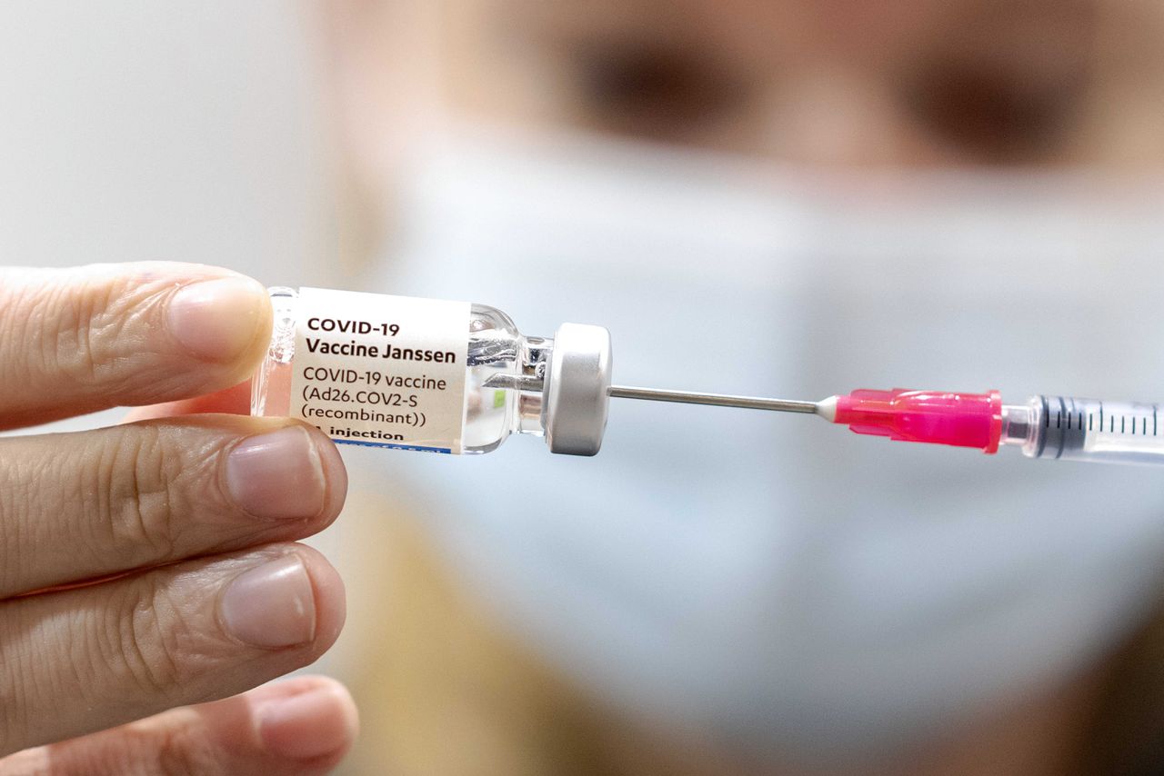‘Sjansen met Janssen’: in Haarlem kunnen gevaccineerden op date na prik ...